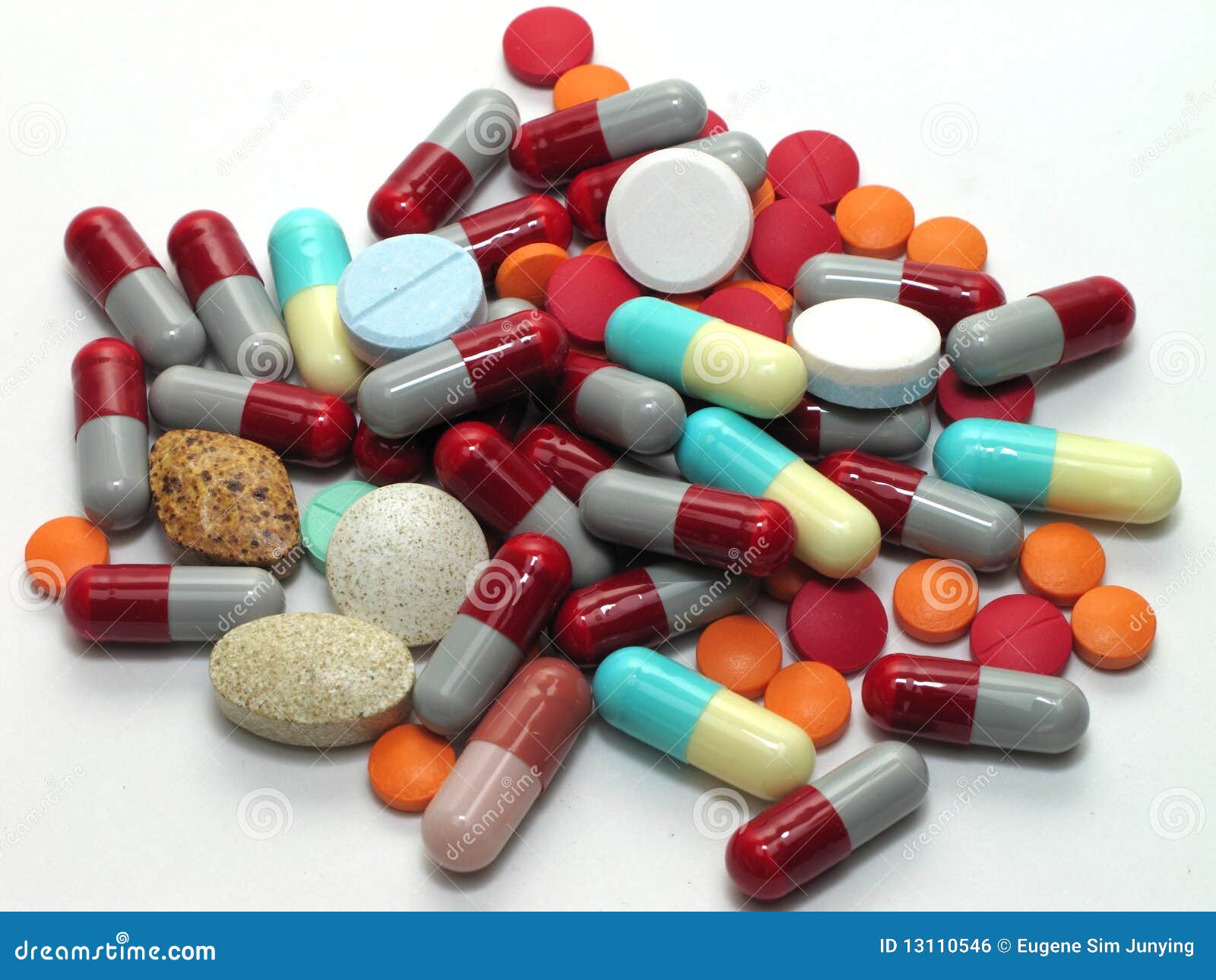 Médicament dans une pile photo stock. Image du blanc - 13110546