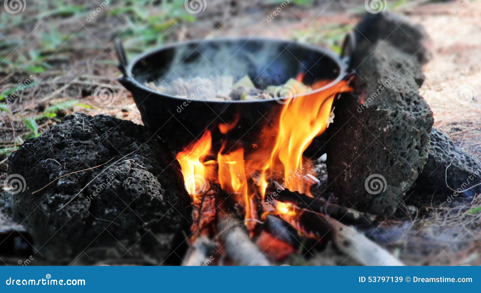 Méthode Traditionnelle De Cuisson Image stock - Image du cuisine ...