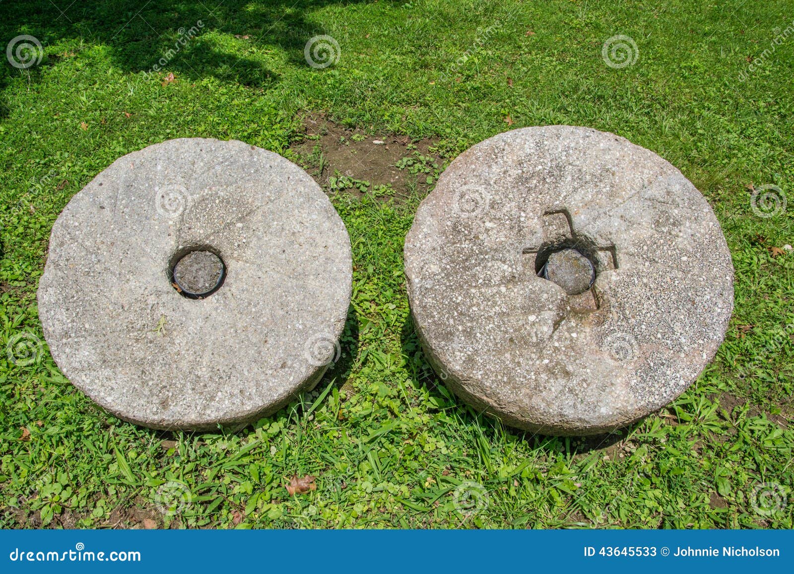 Mühlsteine stockbild. Bild von levi, tausendstel, stein - 43645533