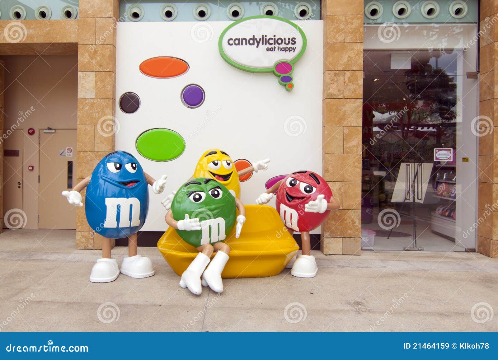 Candy Model Hanging On Tree Model In Resorts World Sentosa Editorial ...