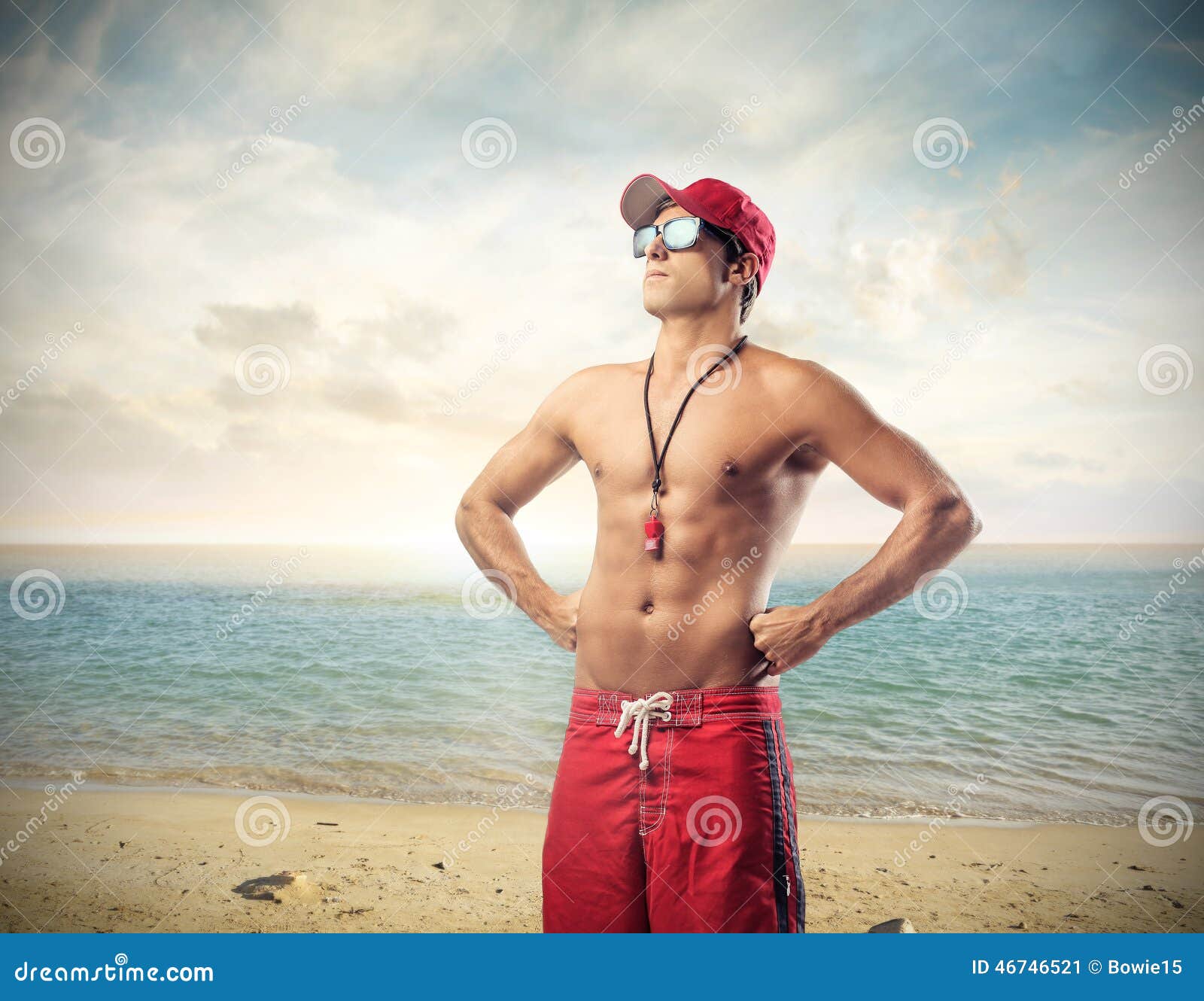 Maître nageur beau image stock. Image du sauveteur, attrayant - 46746521