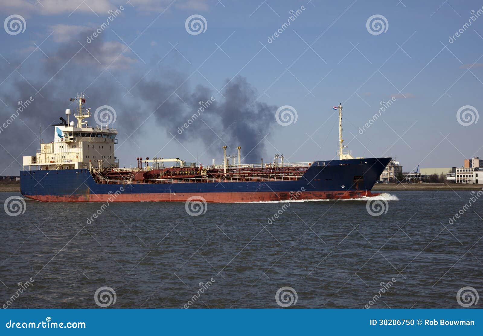 Tankowiec zdjęcie stock. Obraz złożonej z statek, wybrzeże - 30206750
