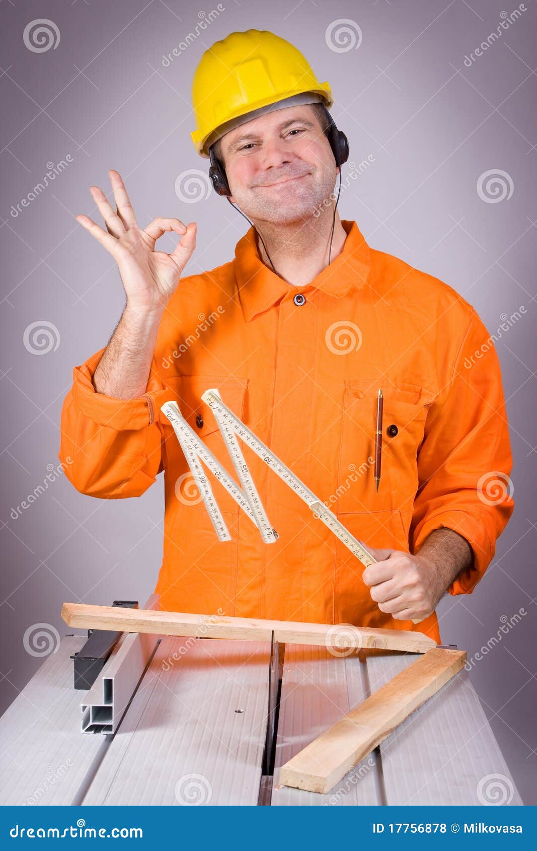 Maatregel Tweemaal, Besnoeiing Eens Stock Foto - Image of ...