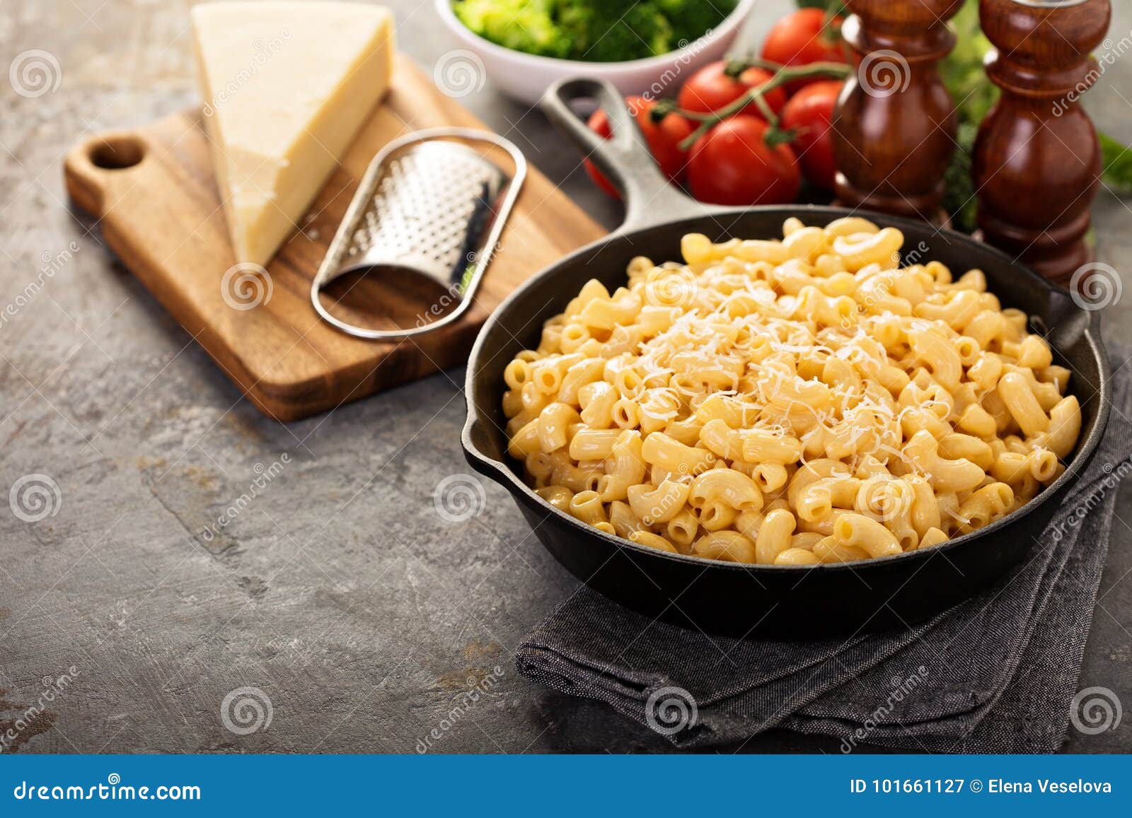 Mac and Cheese in a Cast Iron Pan Stock Image - Image of broccoli ...