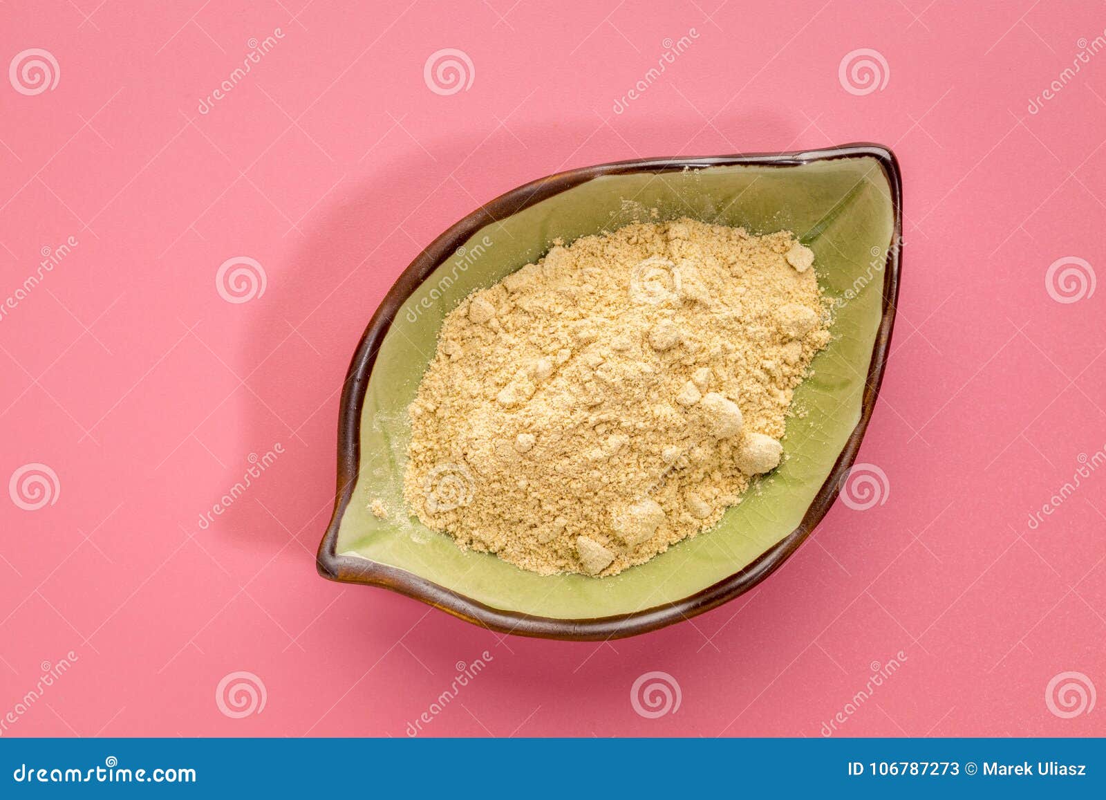 Maca Root Powder in a Leaf Bowl Stock Image - Image of supplement, view ...