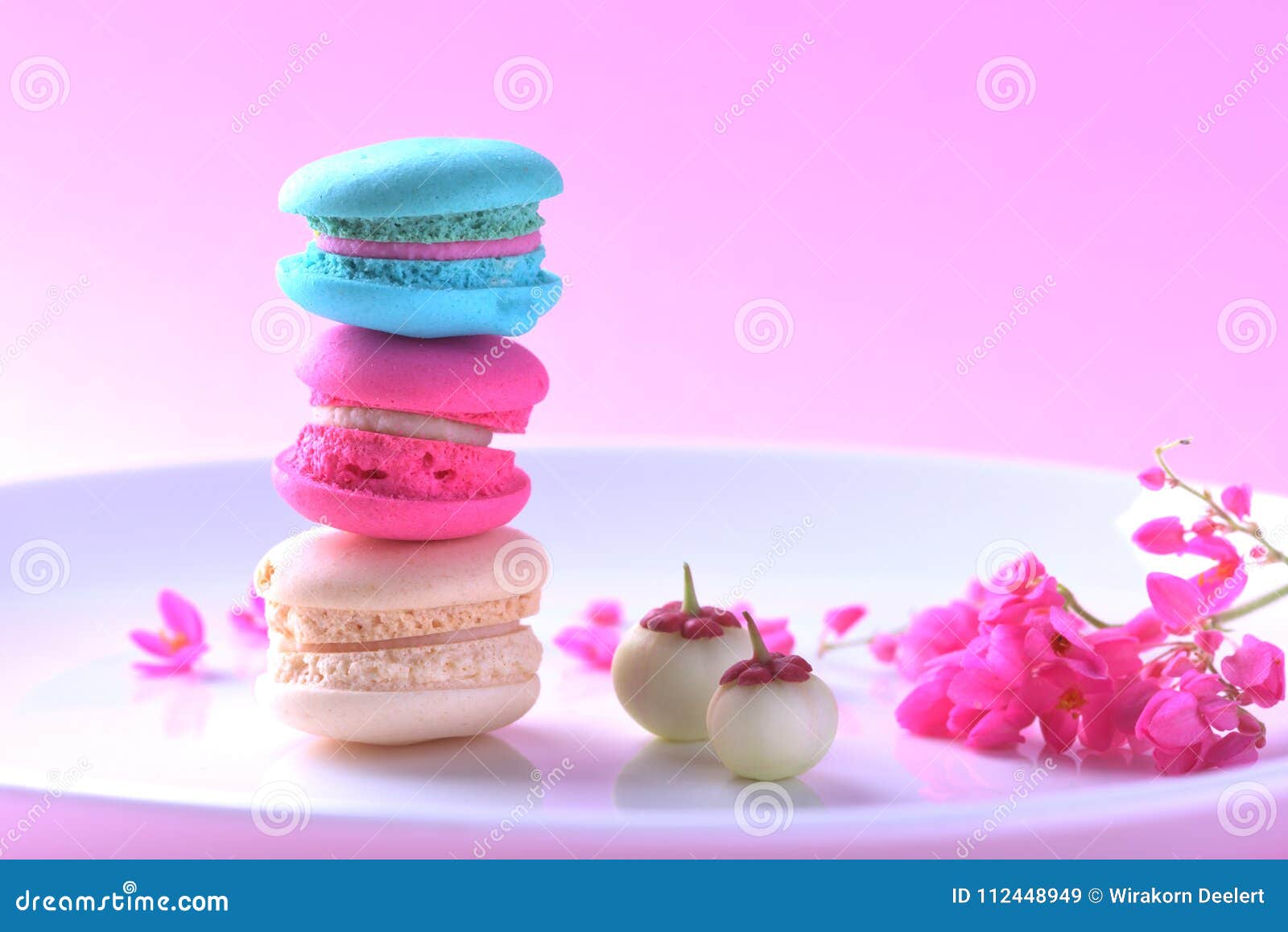 Macarons Coloridos O Hermoso Dulce Del Postre De Los Macarrones a Comer ...