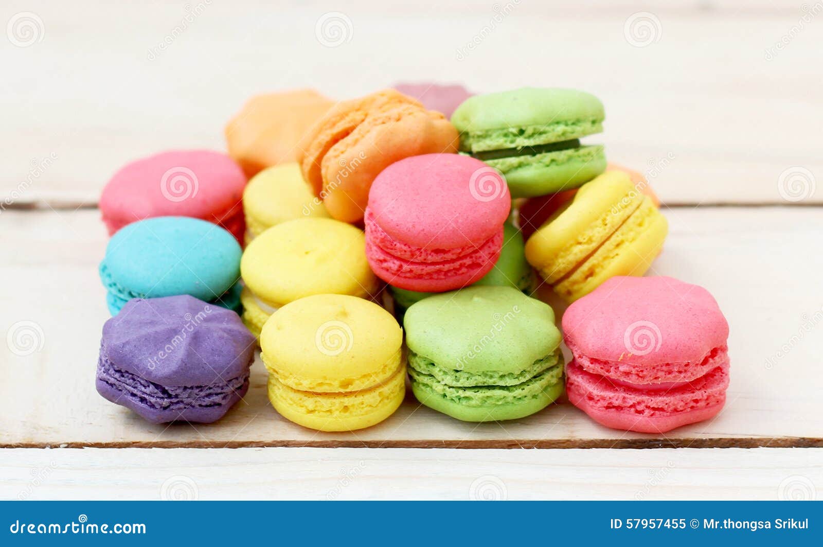 Macarrons стоковое изображение. изображение насчитывающей французско ...