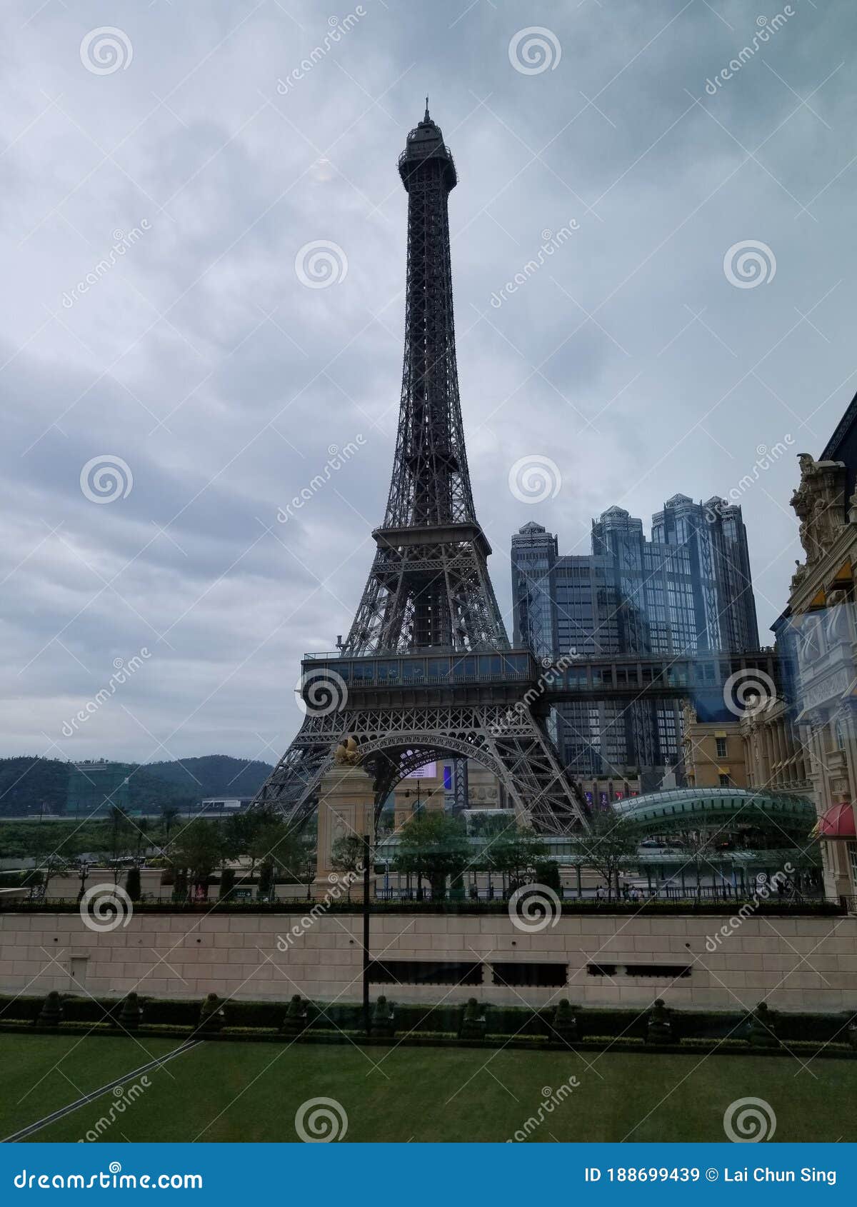Macau Paris Tower editorial stock image. Image of tower - 188699439