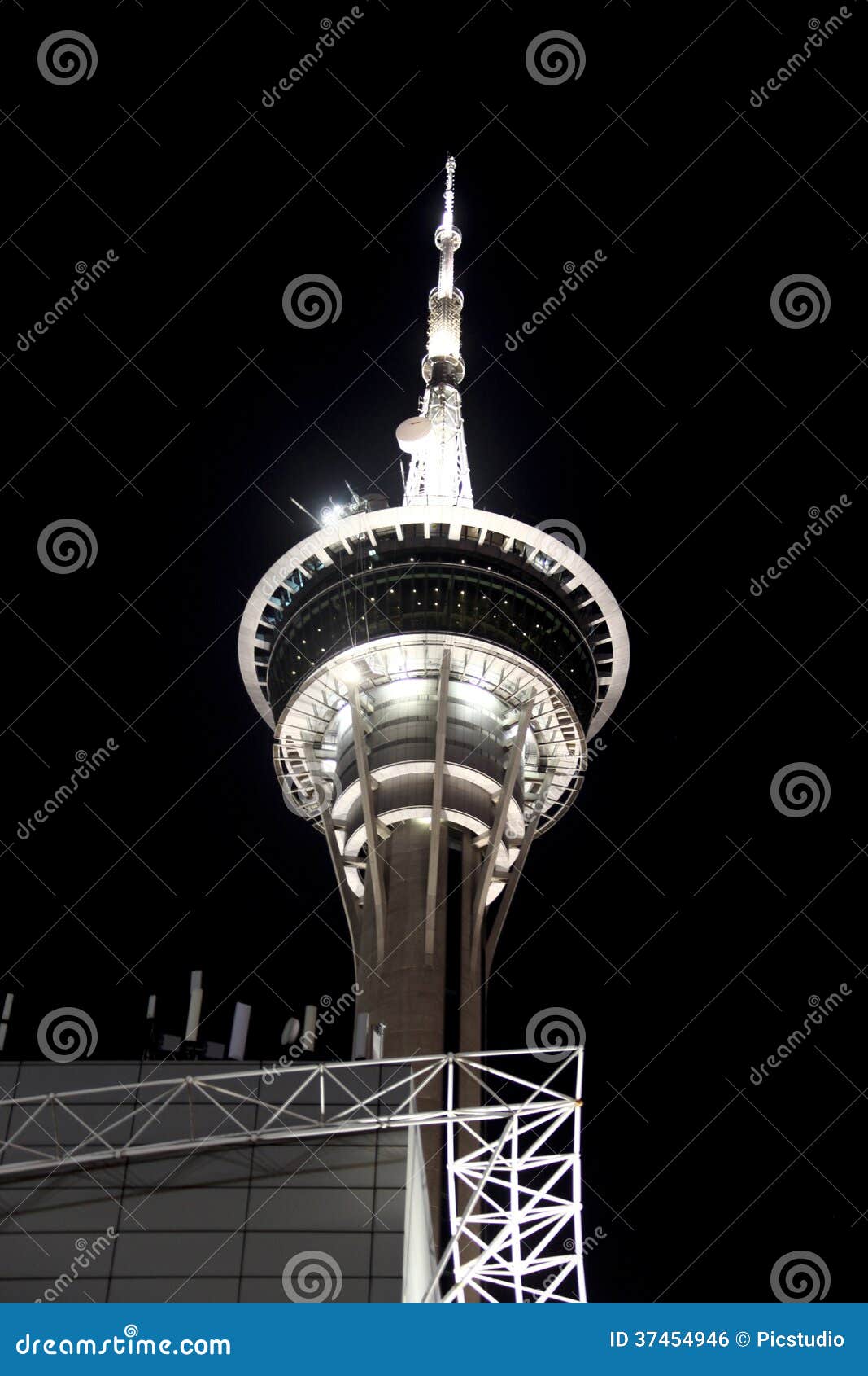 Macau tower editorial photo. Image of beautiful, bunjee - 37454946