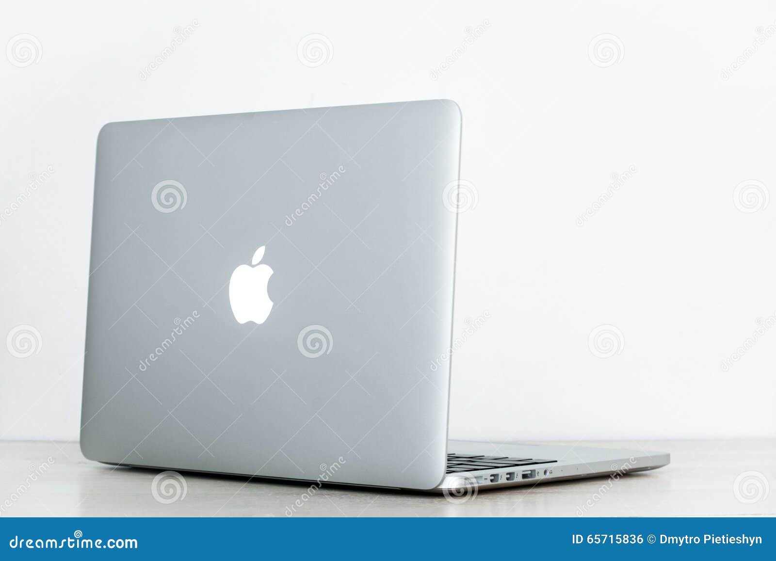 Macbook pro retina 13 editorial photo. Image of design - 65715836