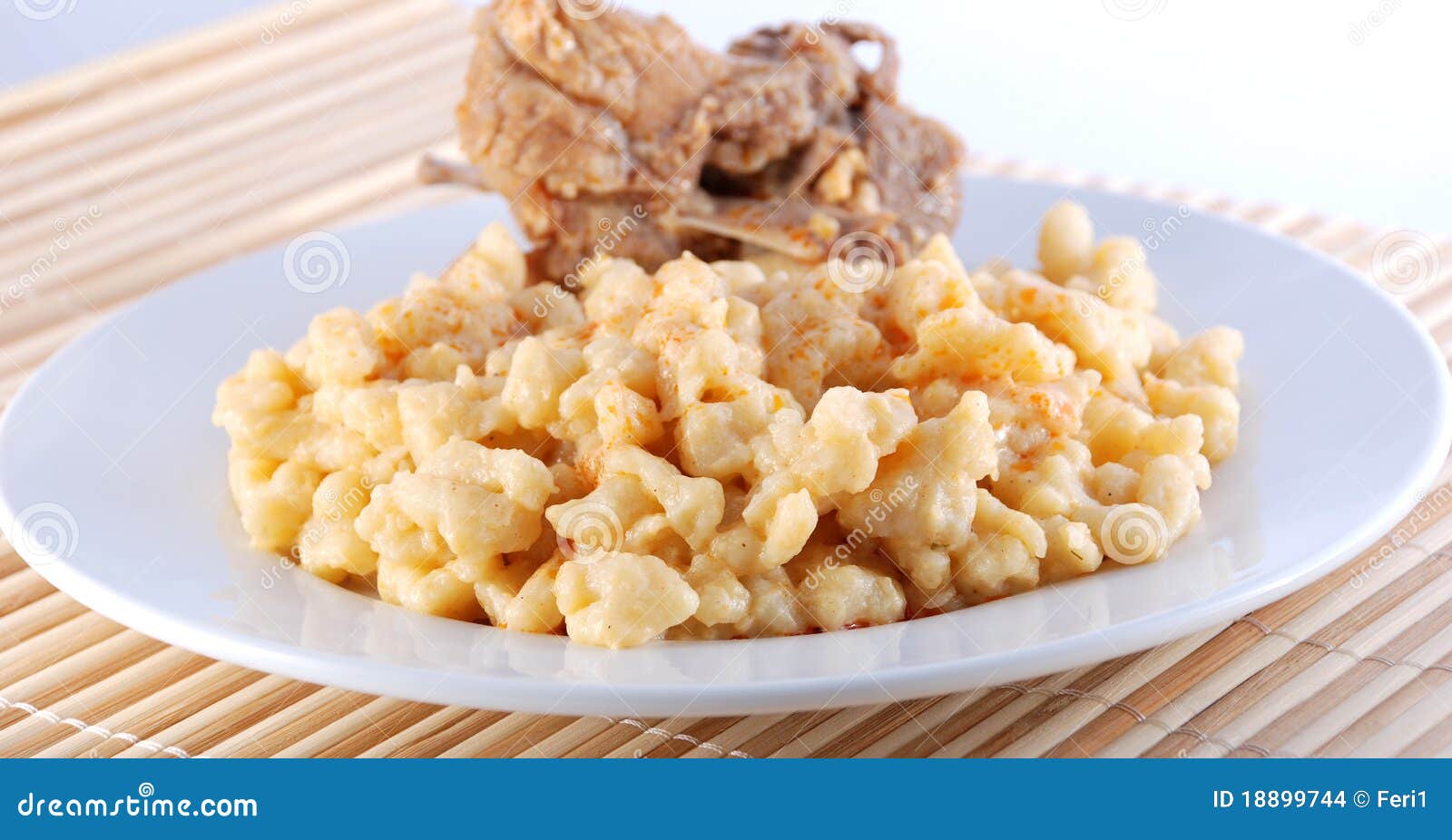 Maccheroni fotografia stock. Immagine di alimento, carne - 18899744