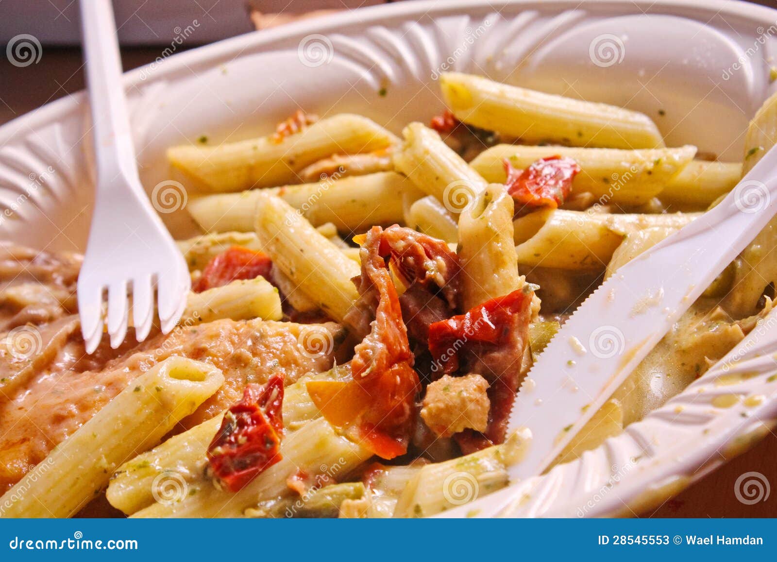 Maccheroni immagine stock. Immagine di salsa, forcella - 28545553