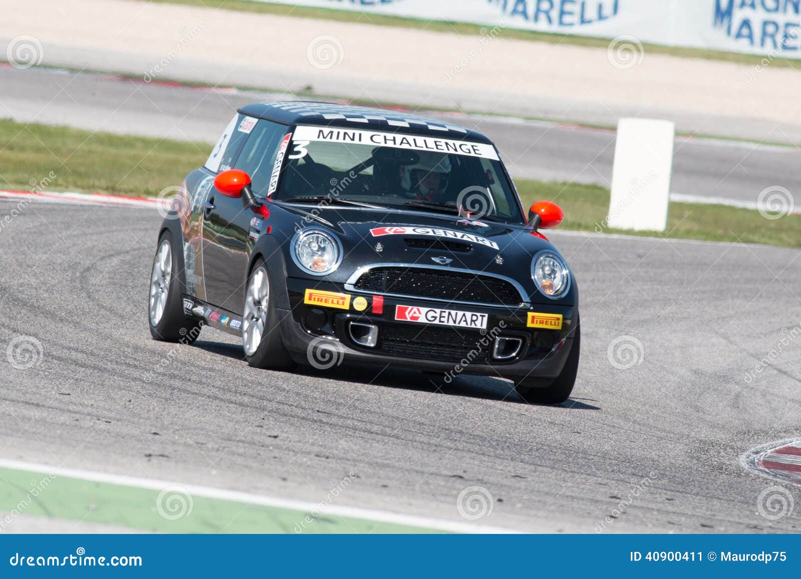 Macchina Da Corsa Di Mini Cooper S Sv31 Fotografia Editoriale ...