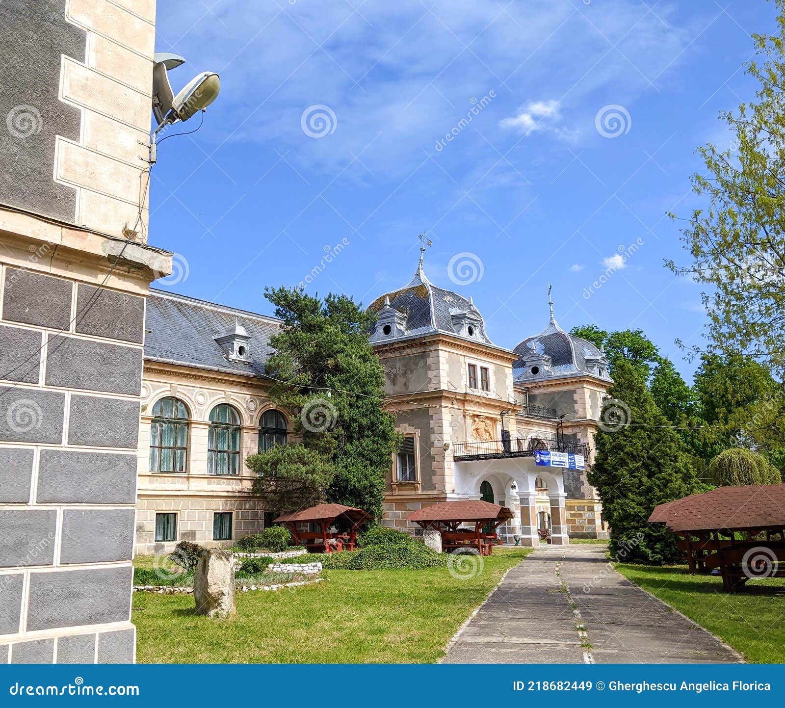 Macea Castle or Csernovics Castle - Dendrological Park Macea Arad, Arad ...