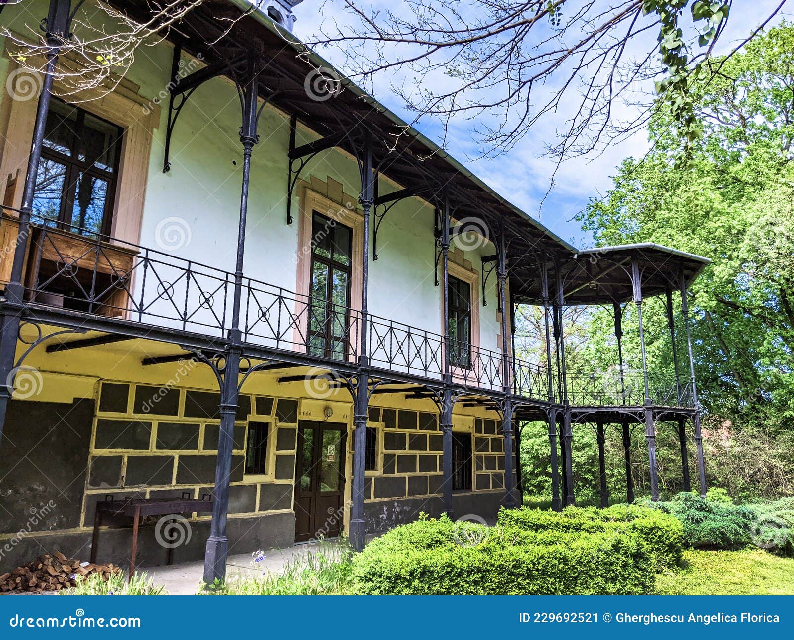 Macea Castle or Csernovics Castle - Dendrological Park Macea Arad, Arad ...