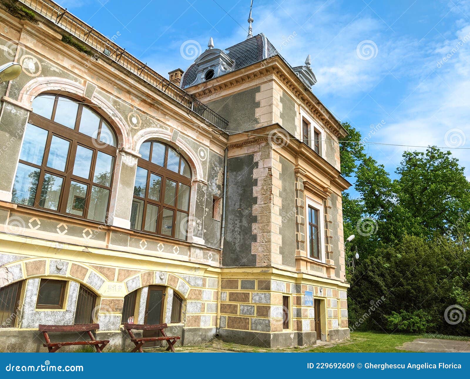 Macea Castle or Csernovics Castle - Dendrological Park Macea Arad, Arad ...