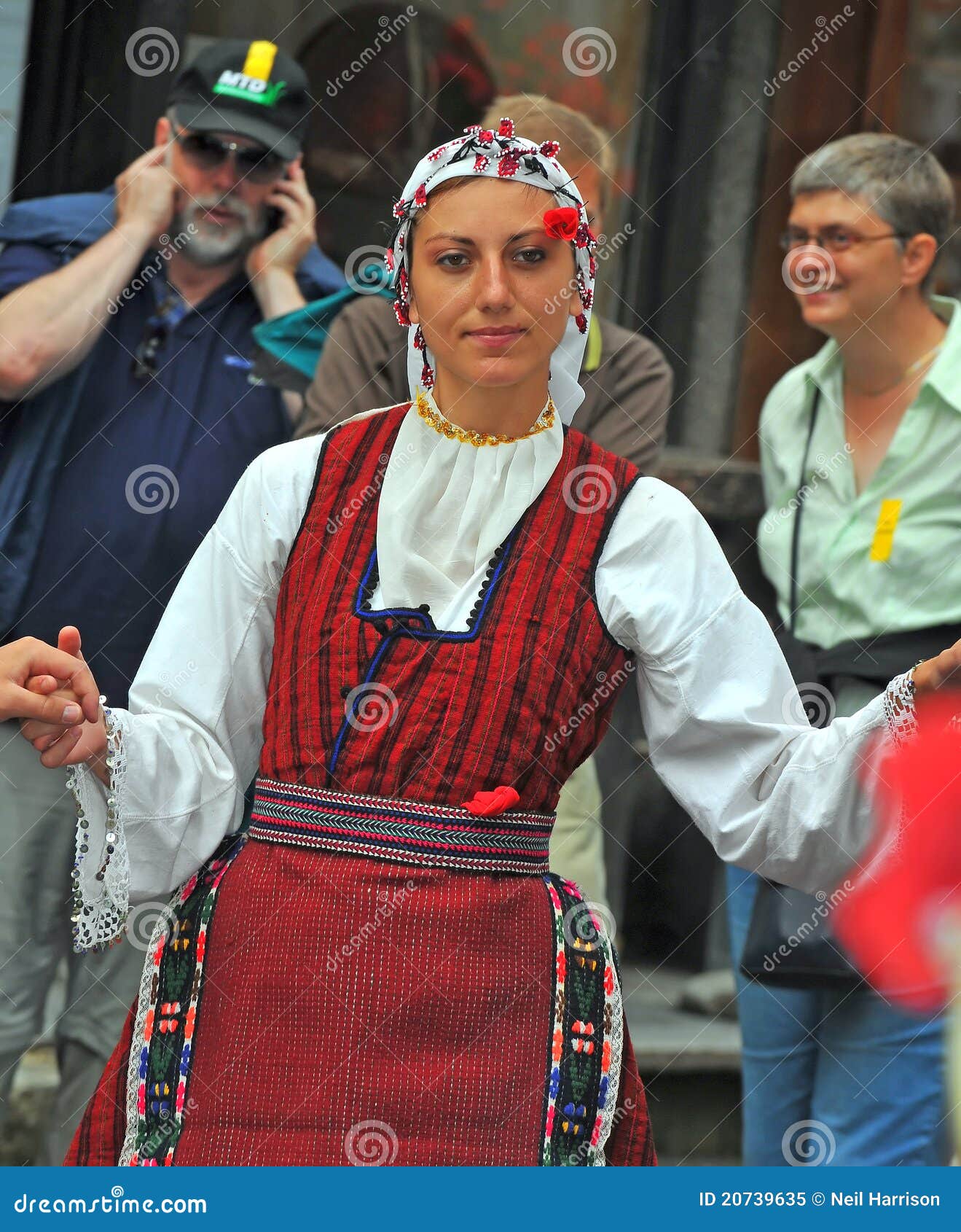 Macedonian Dance Group editorial image. Image of cheerful - 20739635