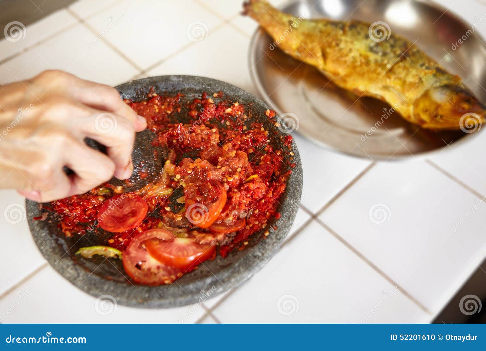 Machacamiento De Los Chiles Foto de archivo - Imagen de movimiento ...