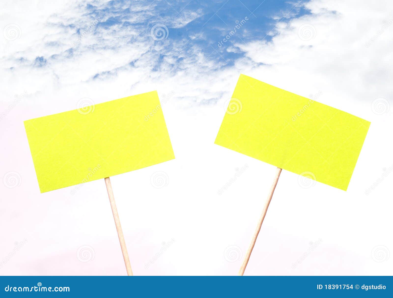 Machen Sie Leerzeichen Bekannt Stockfoto - Bild von schrott, grün: 18391754