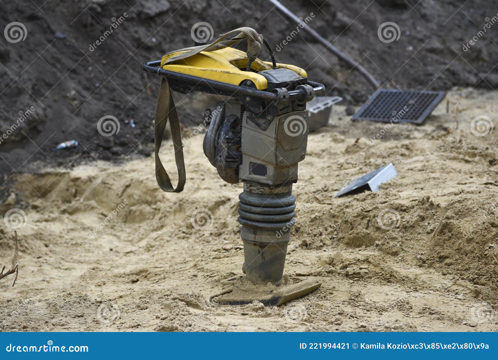 Machine De Compactage Du Sol Sur Le Chantier De Construction Image ...