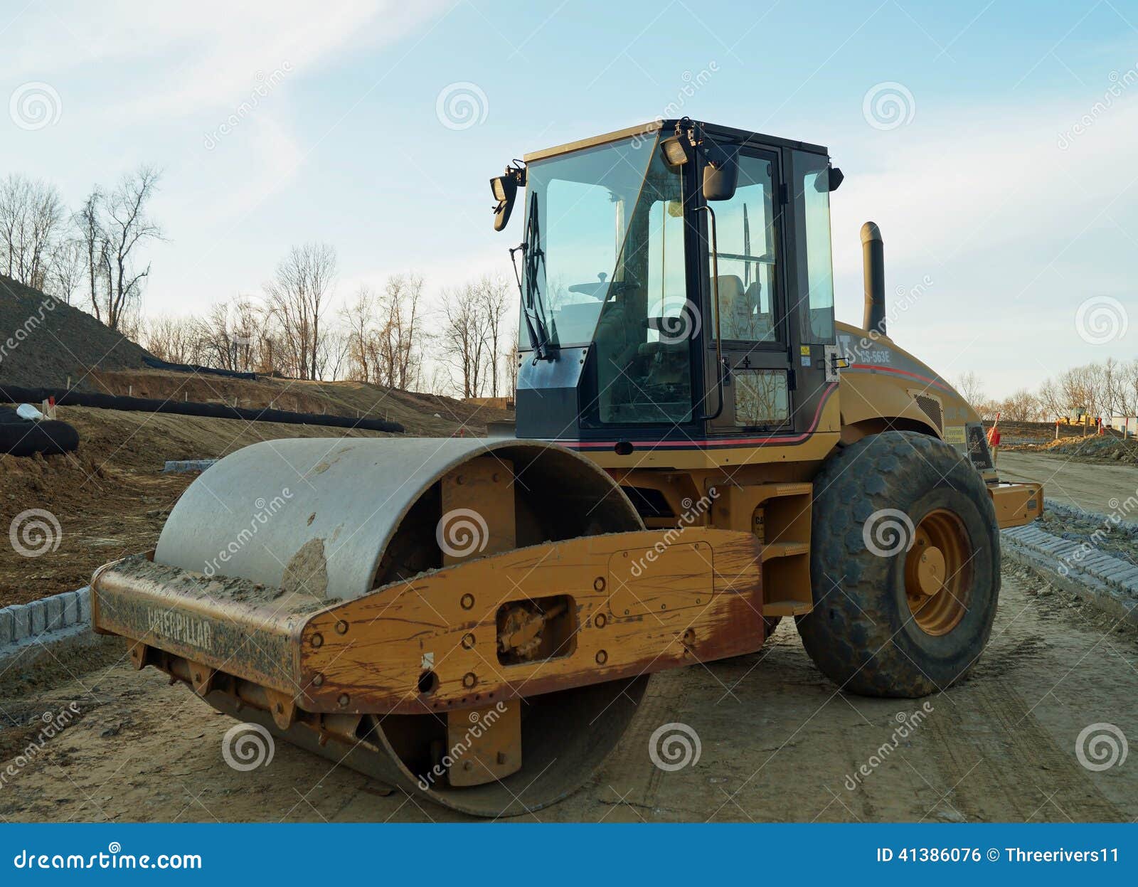Machine De Compacteur Sur Le Chantier De Construction Photo éditorial ...