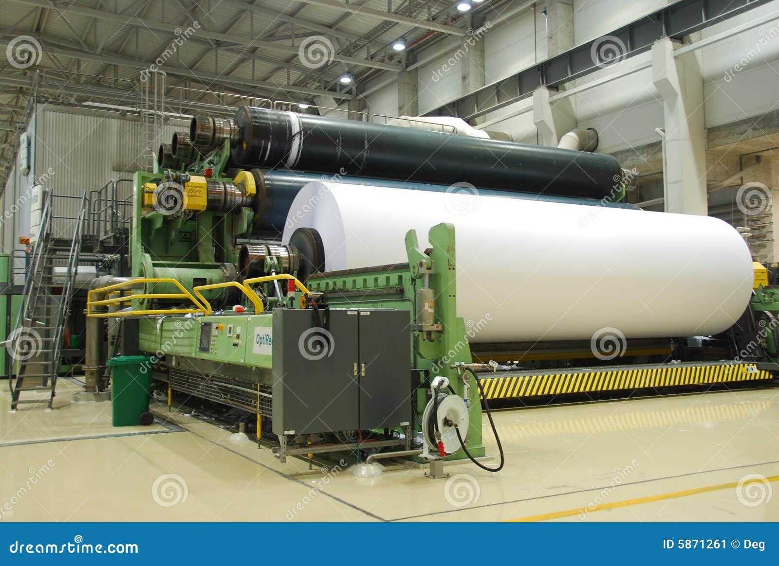 Machine de papier image stock. Image du effectuer, machines - 5871261