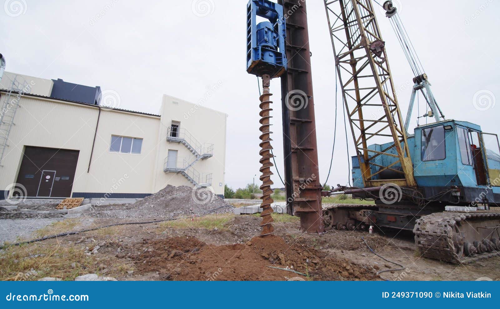 Machine Drilling Foundations Stock Footage - Video of deep, crane ...