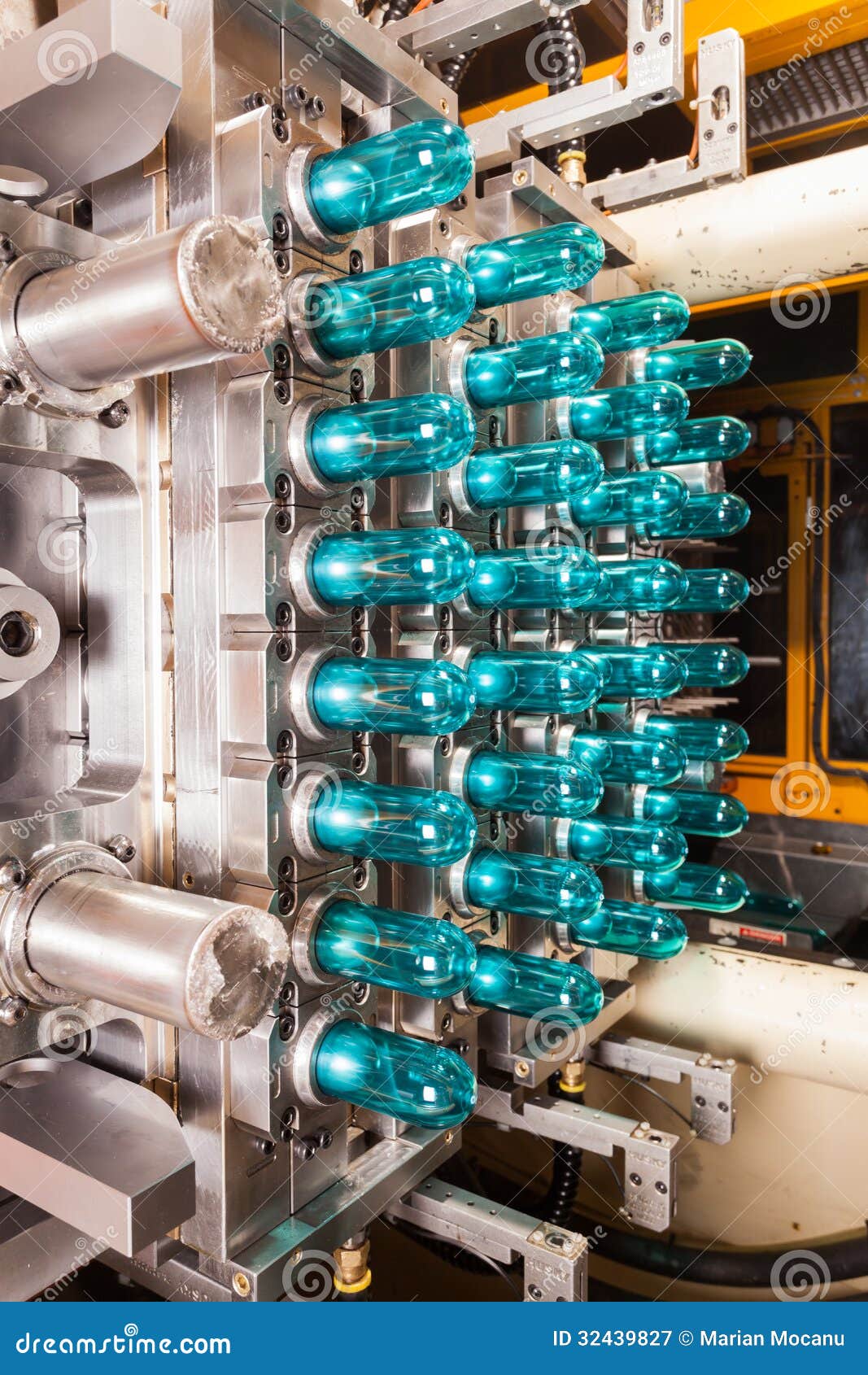 Machine industrielle image stock. Image du acier, usinage - 32439827