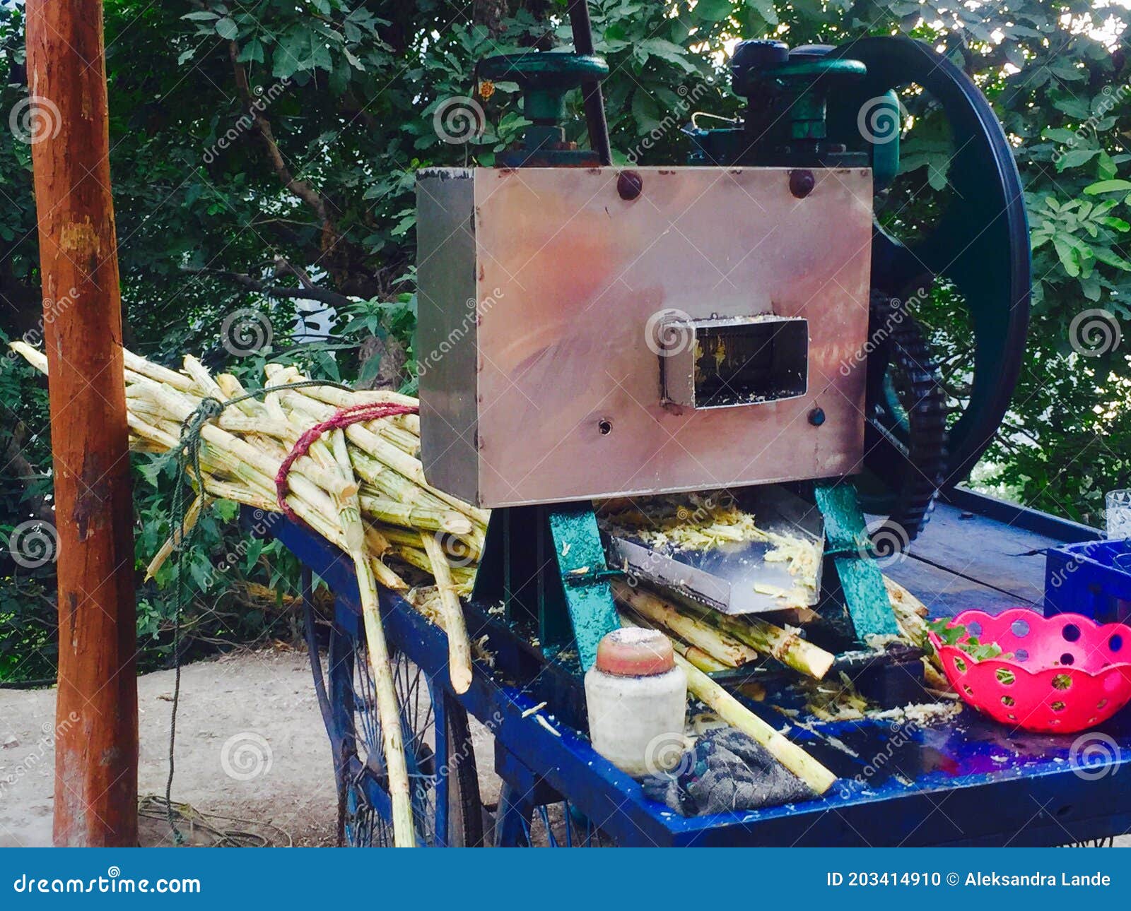 Machine for Making Cane Juice Stock Photo - Image of thirsty, quenching ...