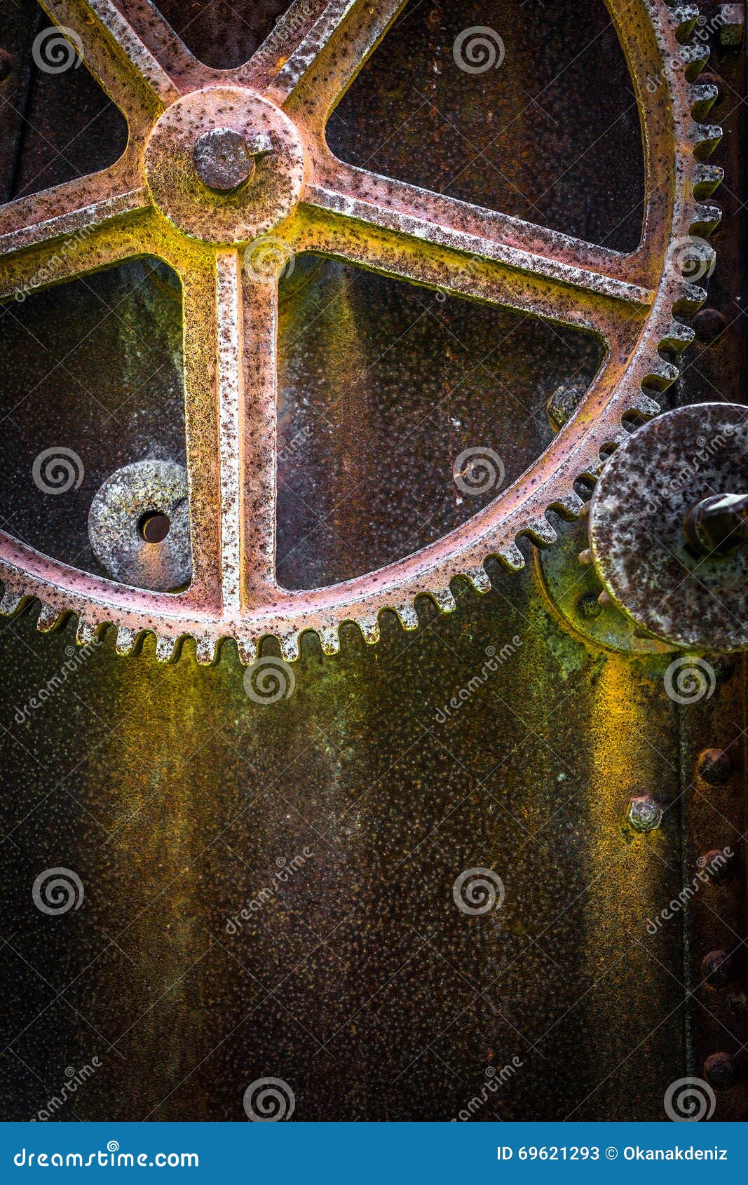 Machine Mechanic Rusty Gears Stock Image - Image of machine, precision ...