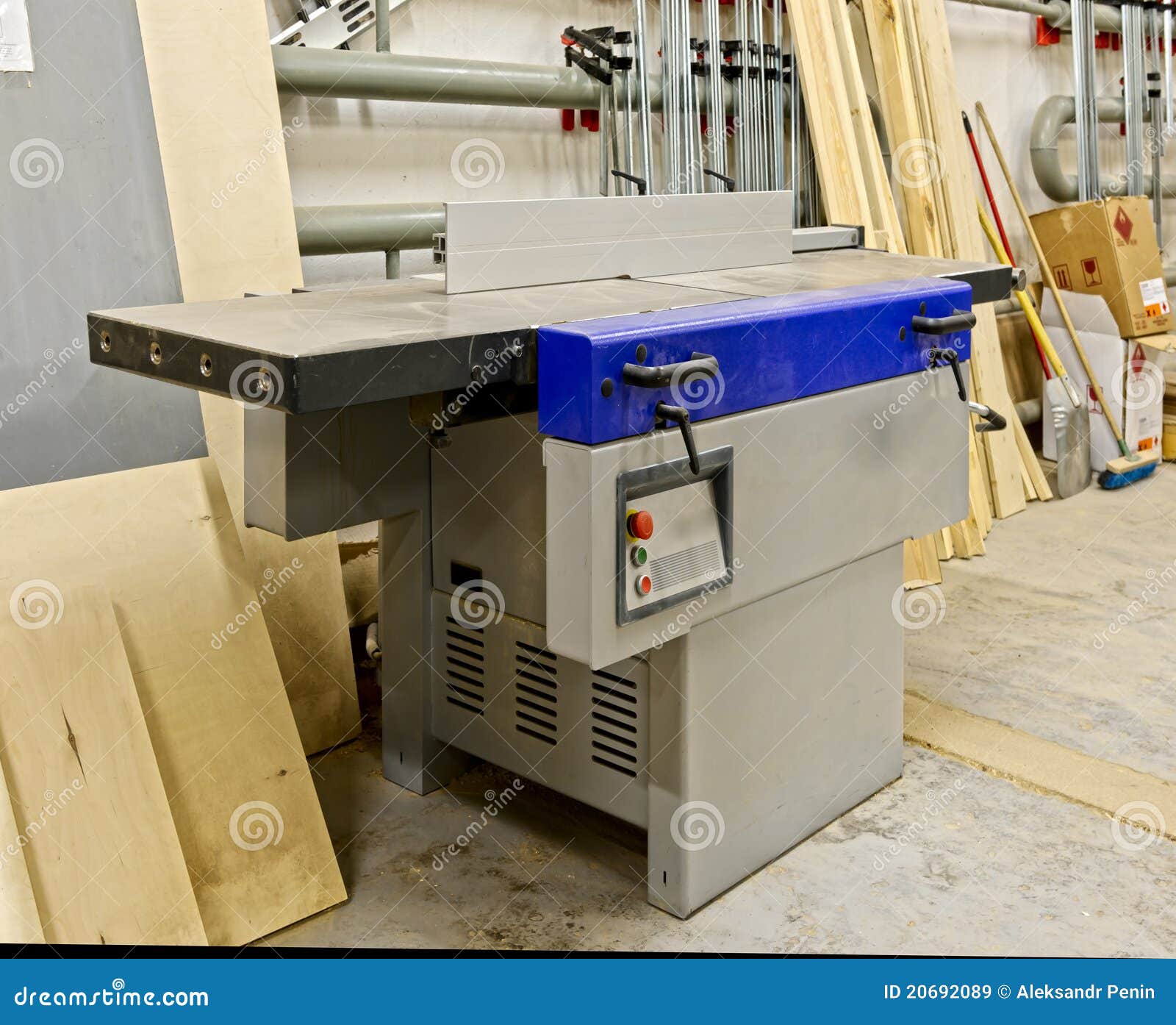 Machine Om Hout Te Verwerken Stock Afbeelding - Image of hout ...
