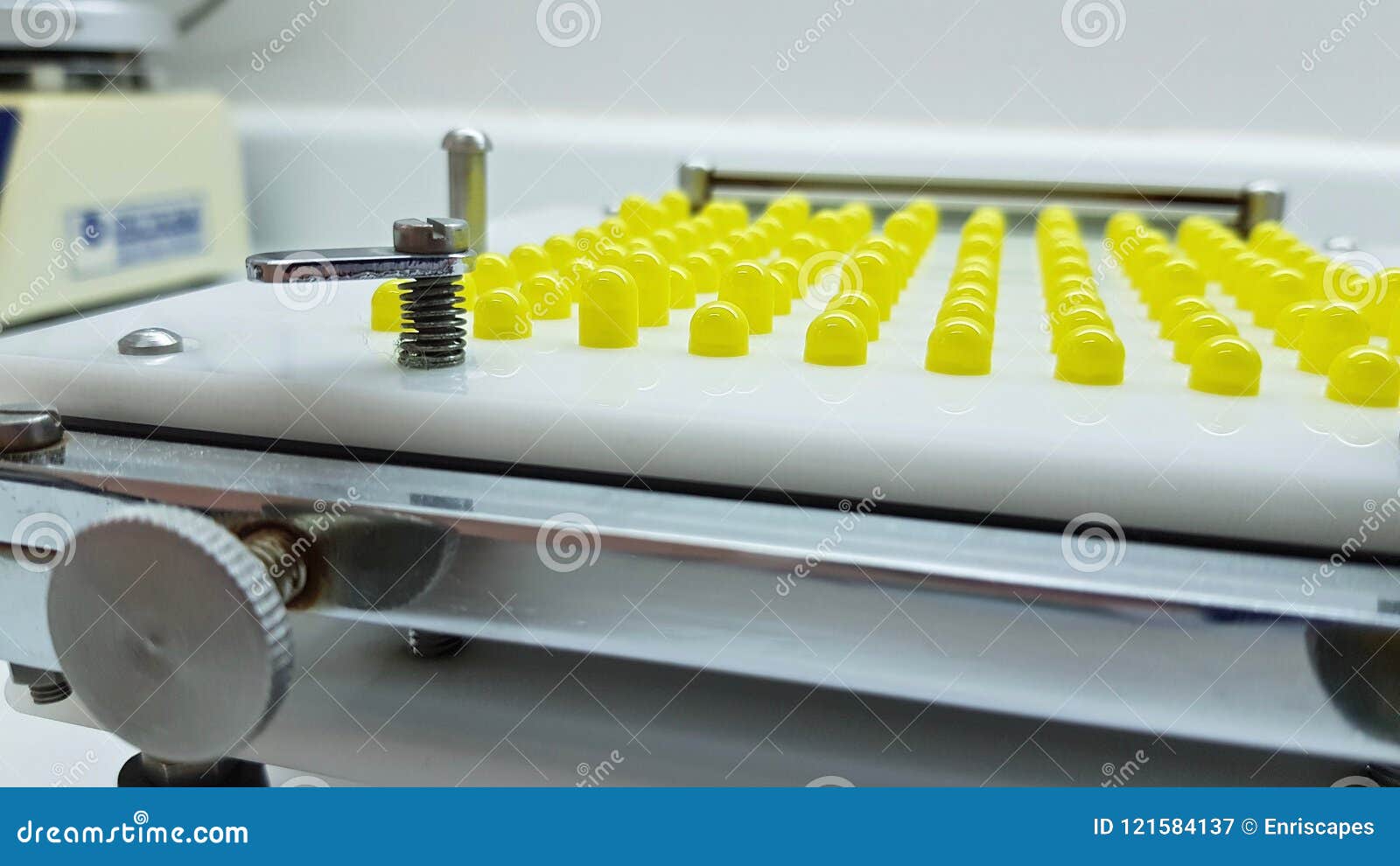 Machine to dose capsules stock image. Image of production - 121584137