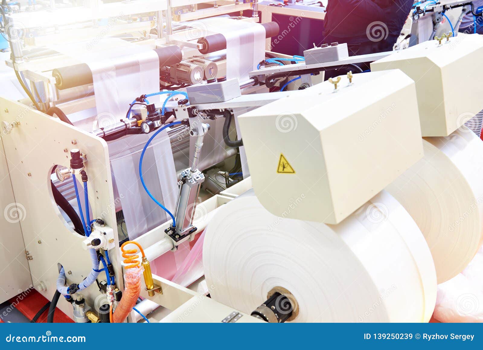 Machine Voor Productie Van Plastic Zakken Stock Afbeelding - Image of ...