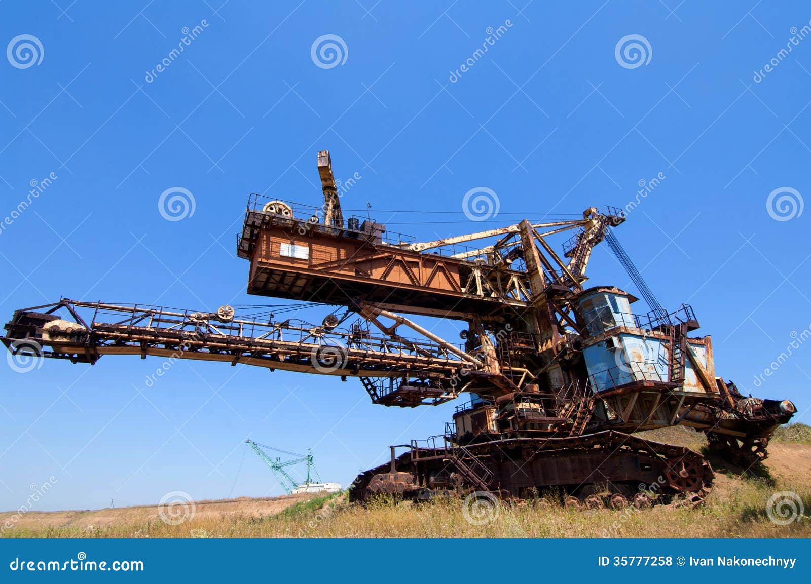 Machinery for digging pits stock photo. Image of bulldozer - 35777258