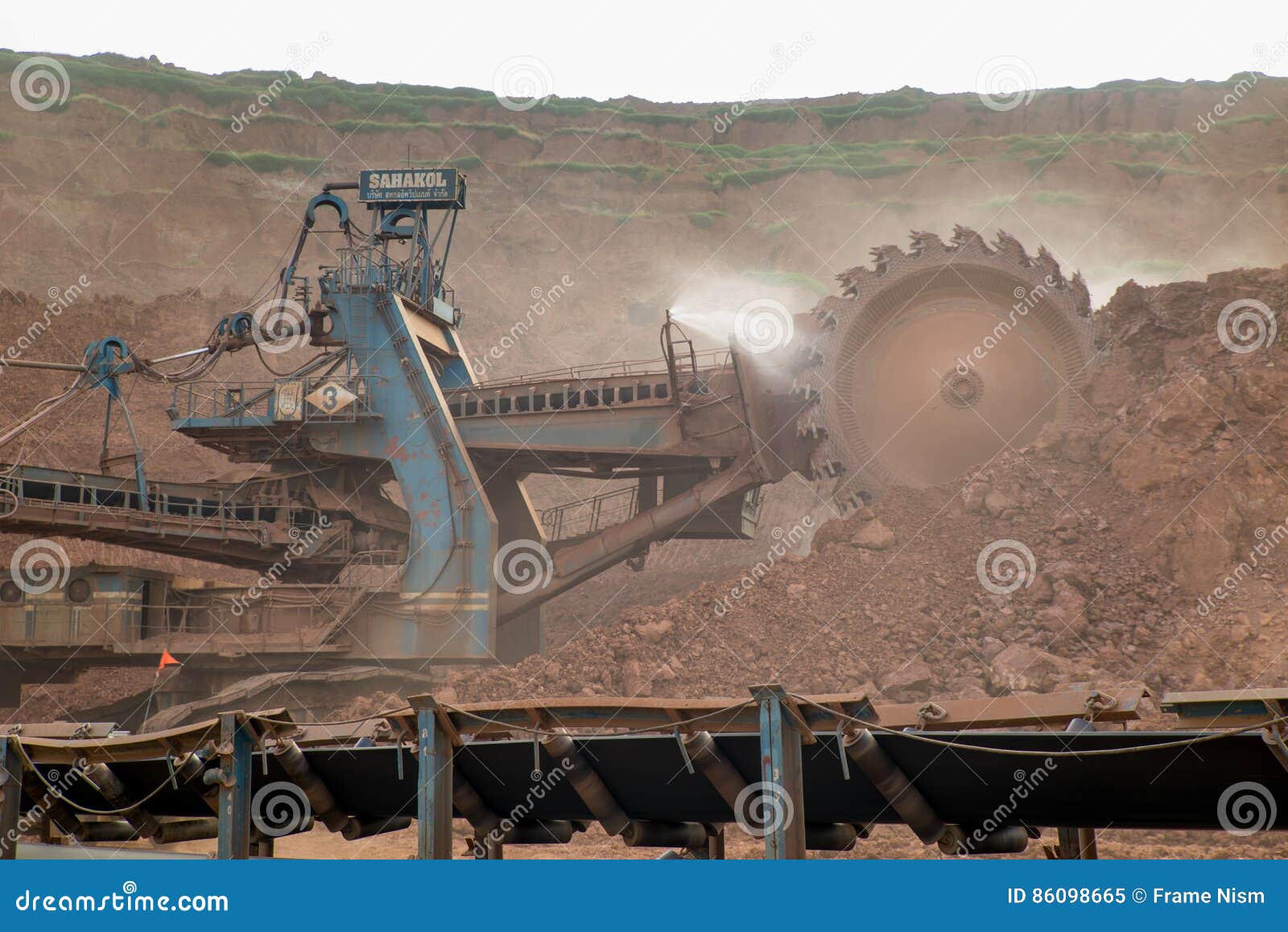 Machinery Process in Coal Mine Editorial Image - Image of pits, energy ...