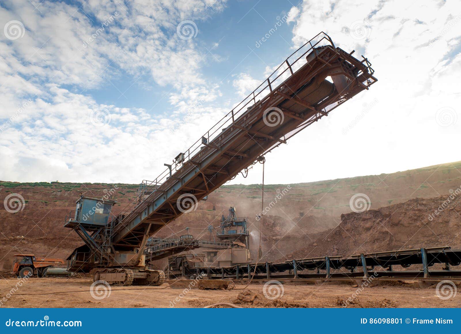 Machinery Process in Coal Mine Editorial Photo - Image of machinery ...