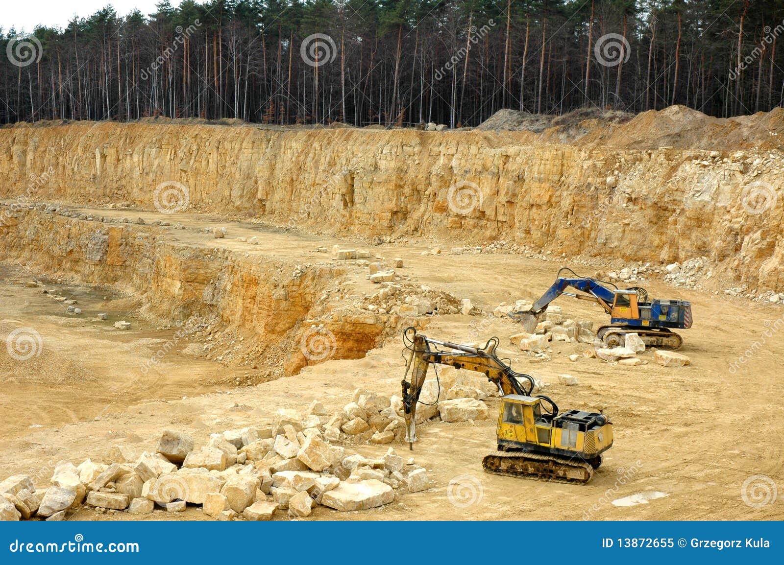 Machines in quarry stock image. Image of digger, mining - 13872655