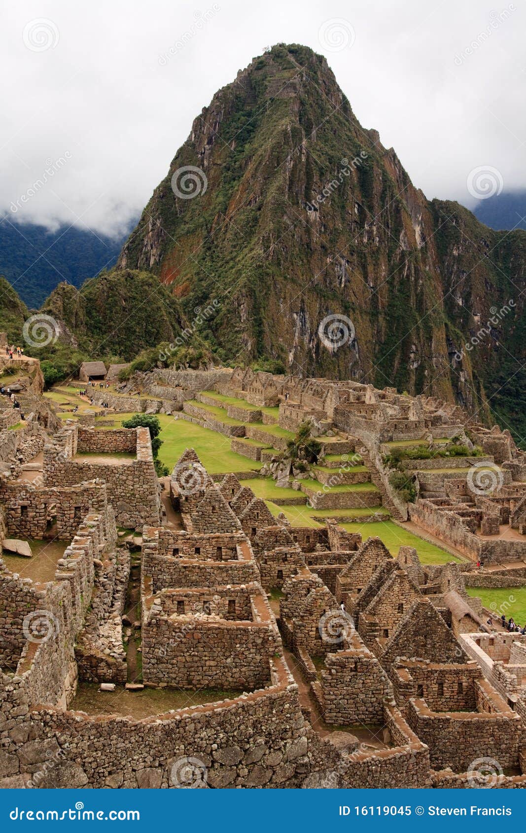 Machu Picchu town stock image. Image of peruvian, city - 16119045