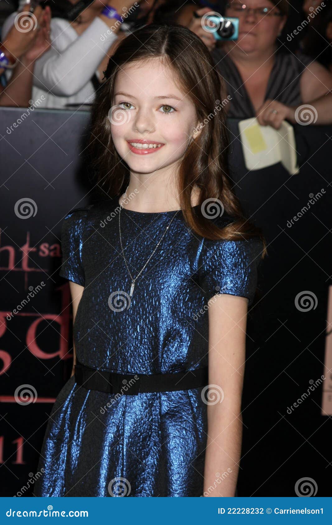 Mackenzie Foy editorial photography. Image of live, nokia - 22228232