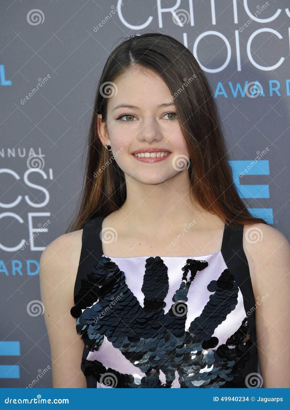 Mackenzie Foy image stock éditorial. Image du blanc, personnalité ...