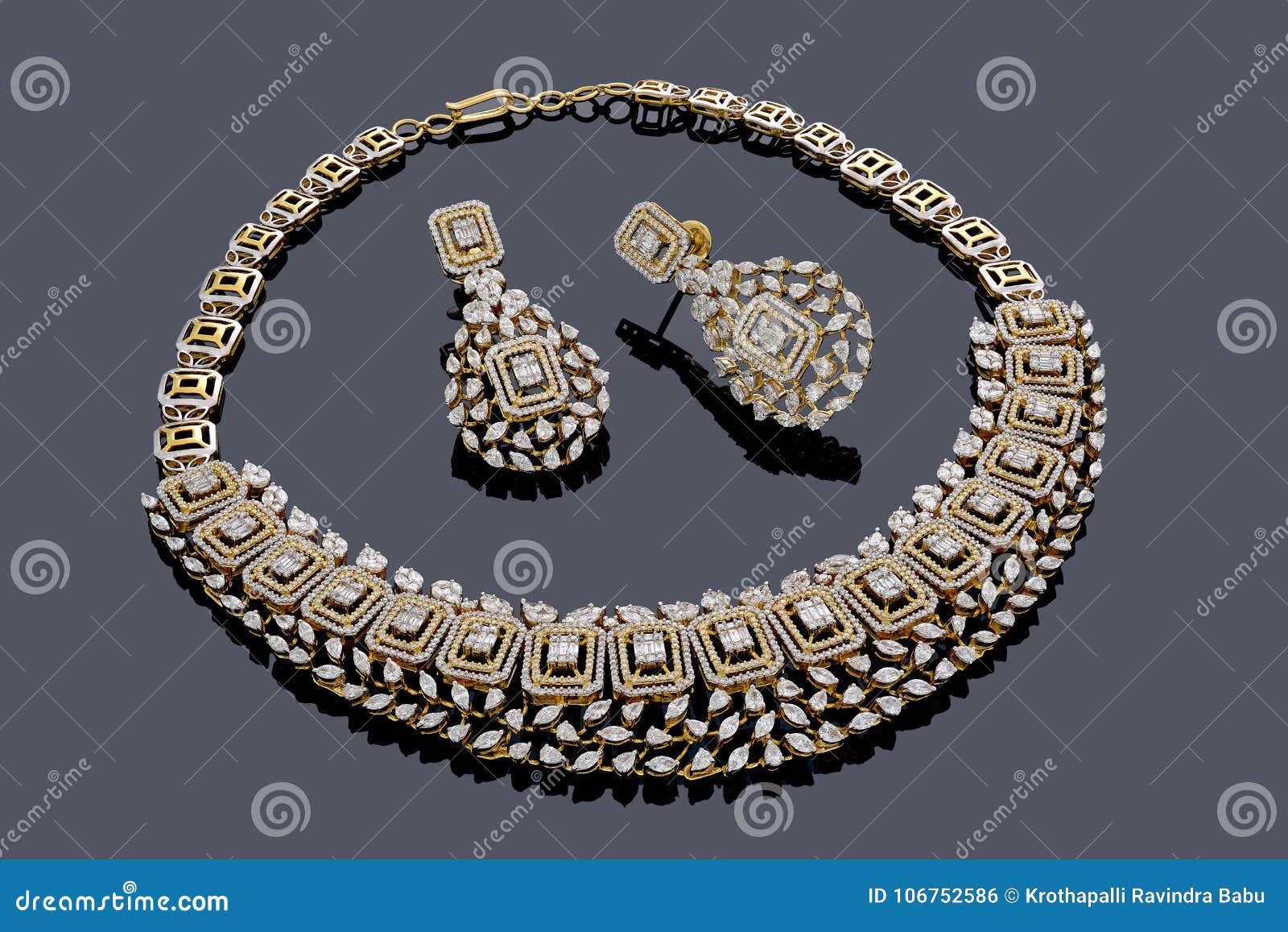 Macro shot of Gold jewelry stock photo. Image of ring - 106752586