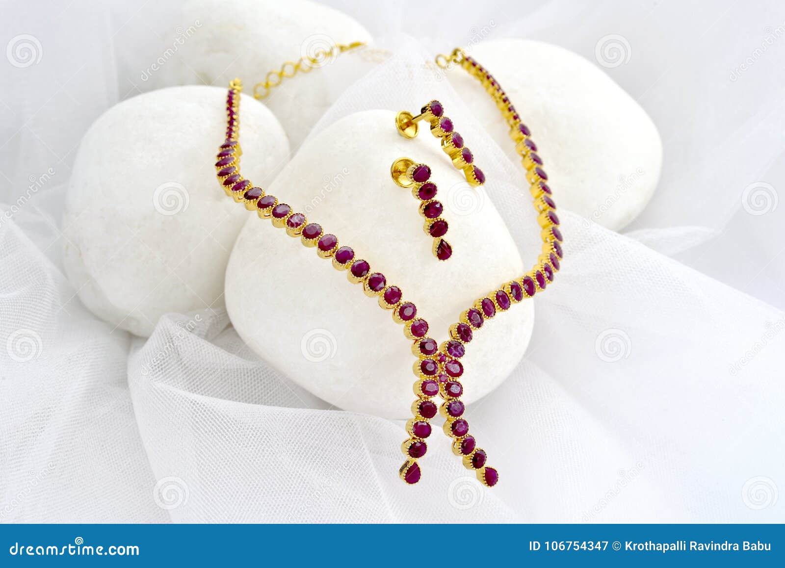 Macro shot of Gold jewelry stock image. Image of background - 106754347
