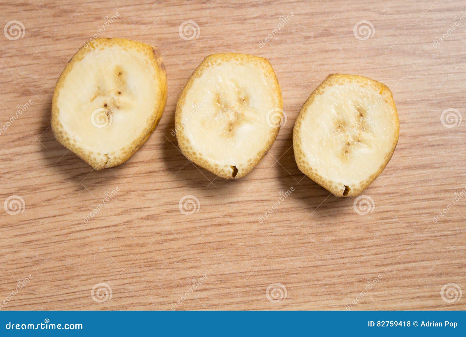 Macro Tir De Trois Tranches De Banane Photo stock - Image du artistique ...