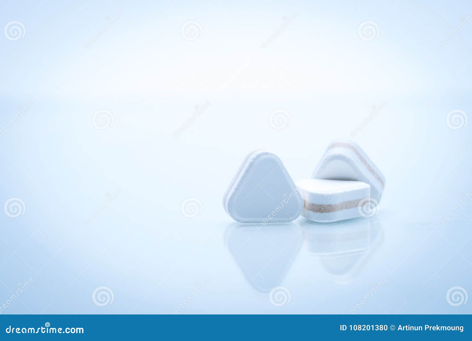 Macro Tir Des Pilules De Comprimé De Forme De Triangle Trois Couches De ...