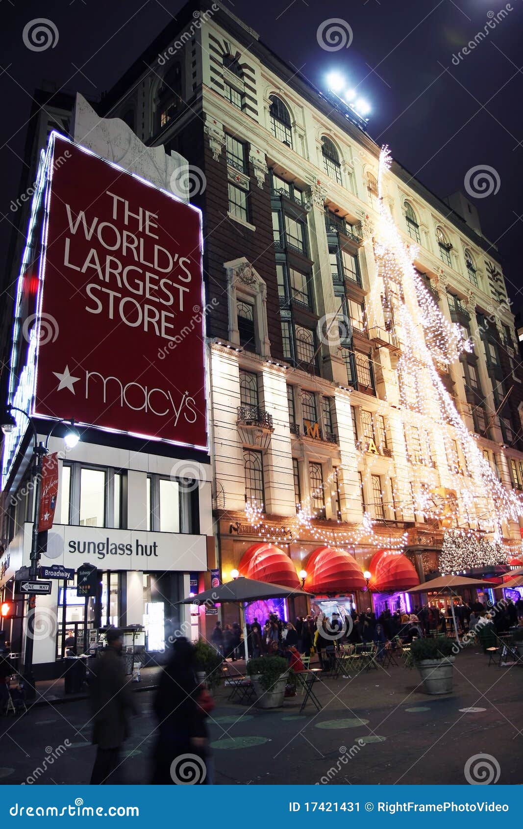 Macy S Department Store at Night Editorial Photo - Image of manhattan ...