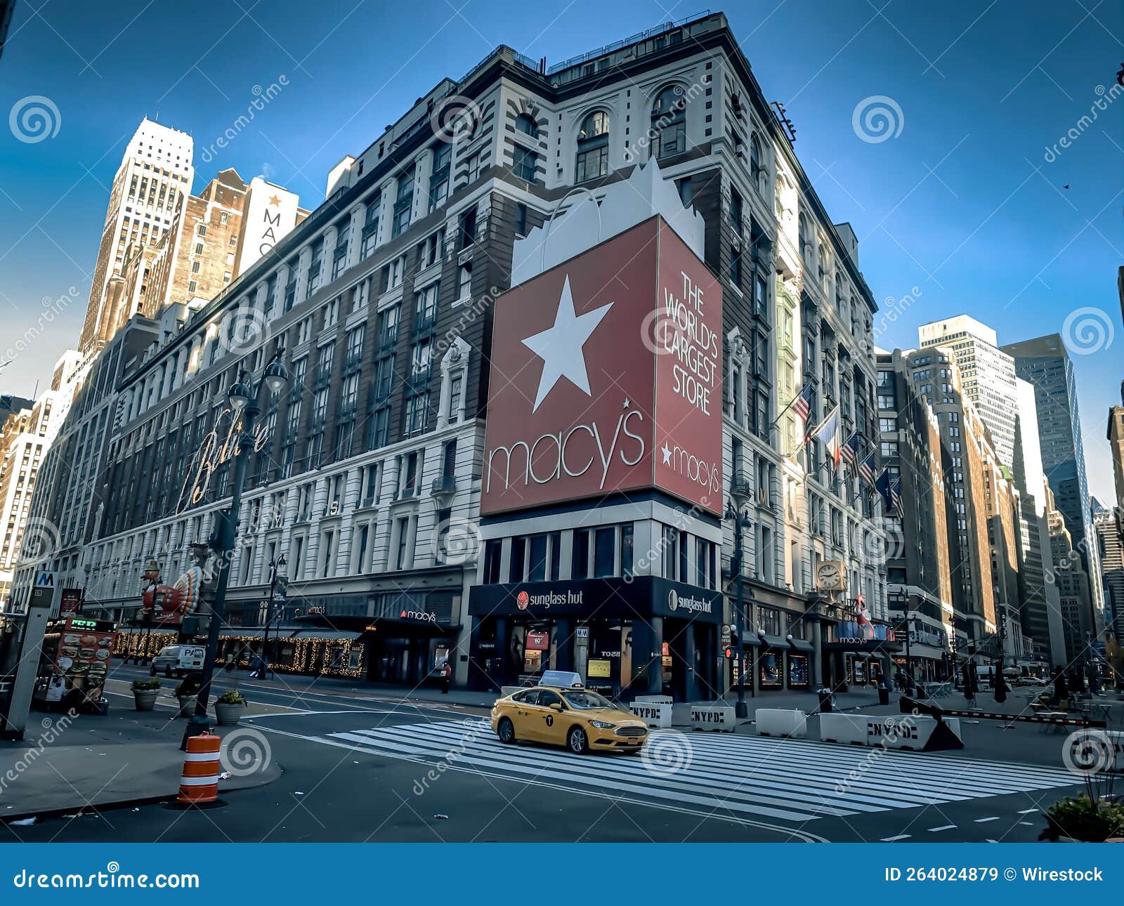 Macys Store Building Facade in Manhattan Editorial Stock Image - Image ...