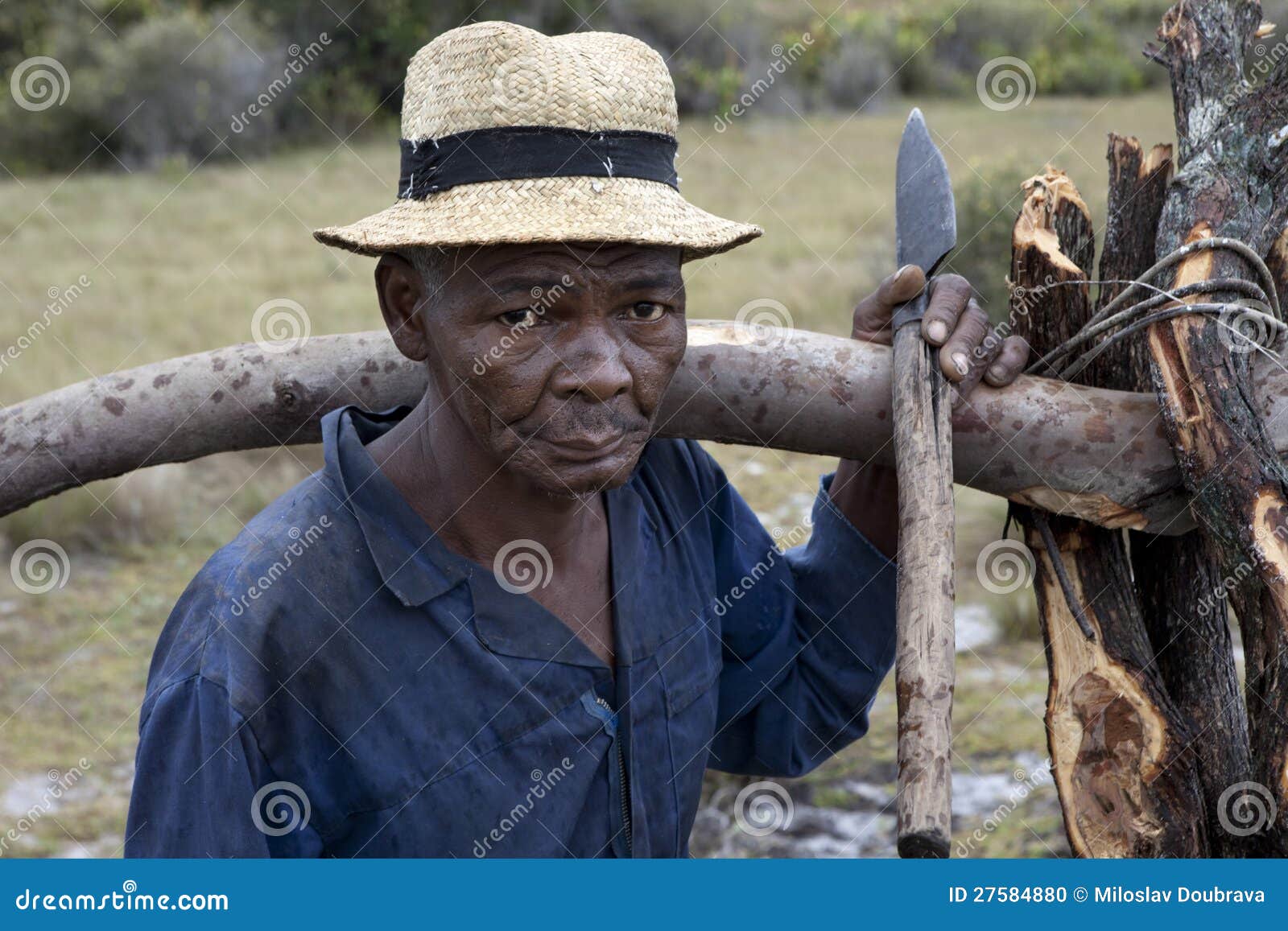 Madagassischer Mann Mit Machete Redaktionelles Bild - Bild von älter ...
