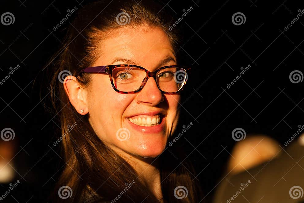 Madame heureuse Big Smile image stock. Image du grand - 33315899