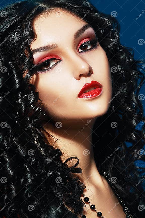 Madame Vamp Style image stock. Image du renivellement - 34959757