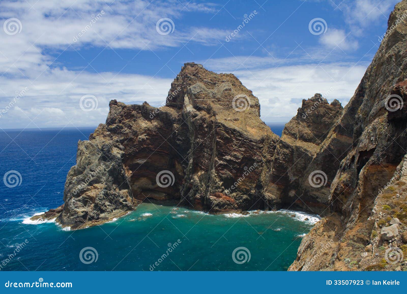 Madeira cliffs stock image. Image of coastal, madeira - 33507923